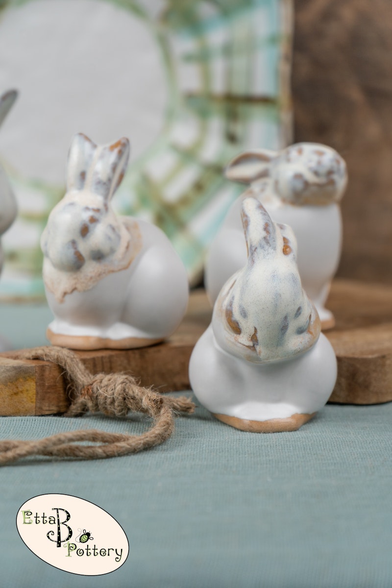 Chêne Blanc | Etta B Praying Bunny Figurine | Ooltewah, TN